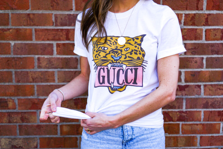 3 Simple Ways to Knot and Style a Basic T-Shirt - Step by Step ...