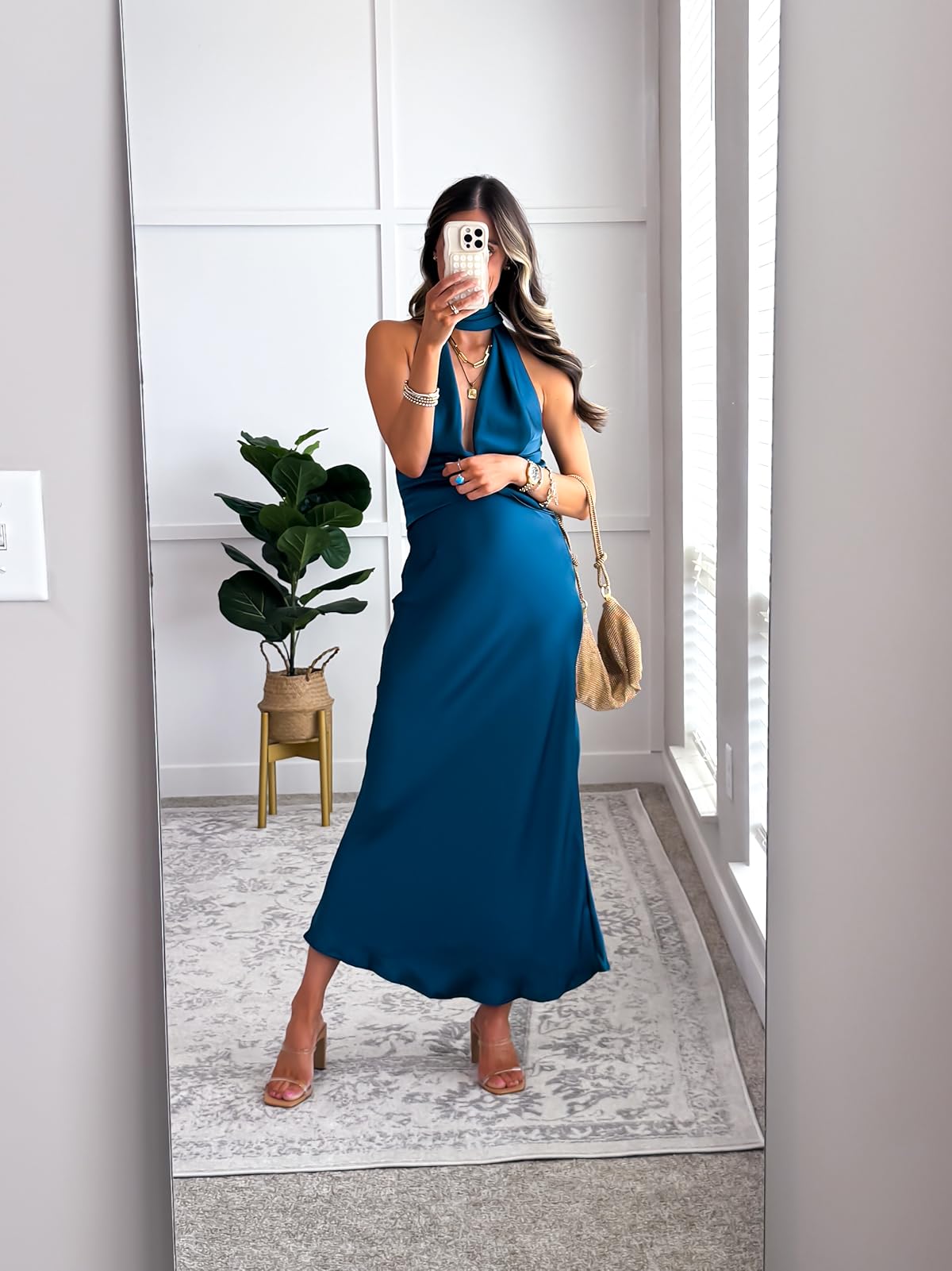 How to Wear a Bra with Open Back Dress - Sisters Guide to Style