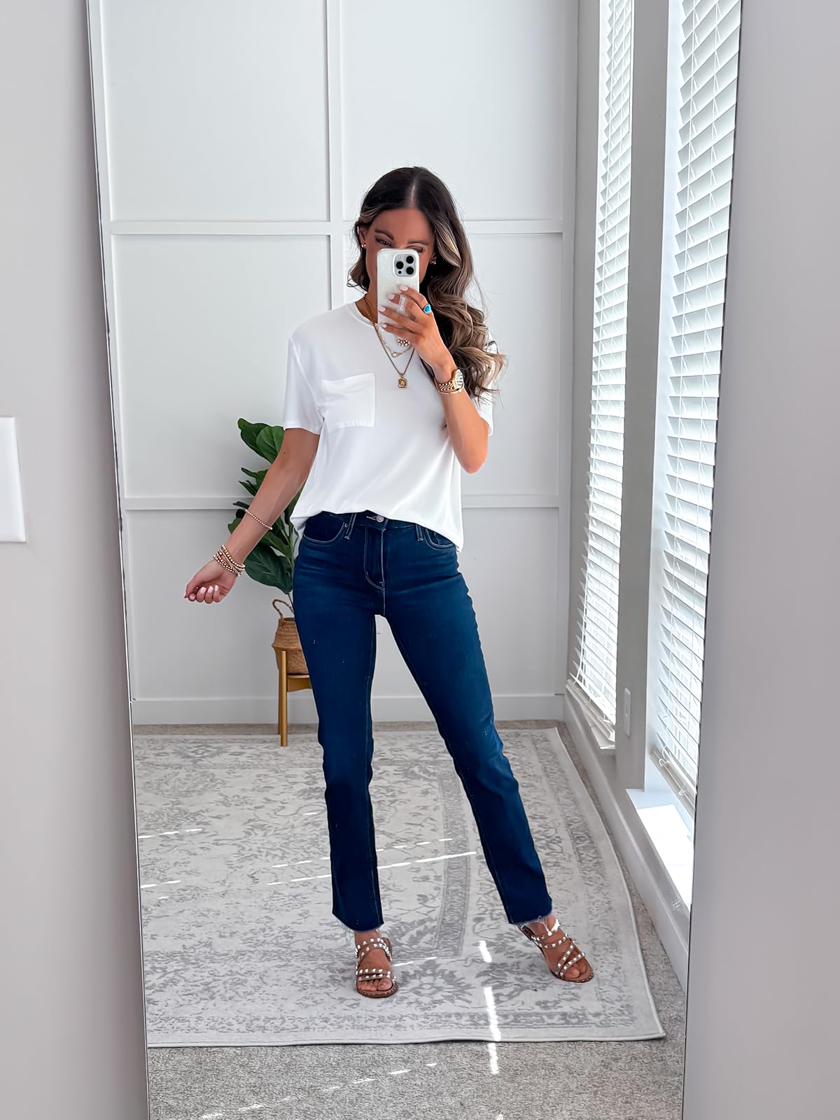 7 Ways To Style A White Tee - Sisters Guide to Style